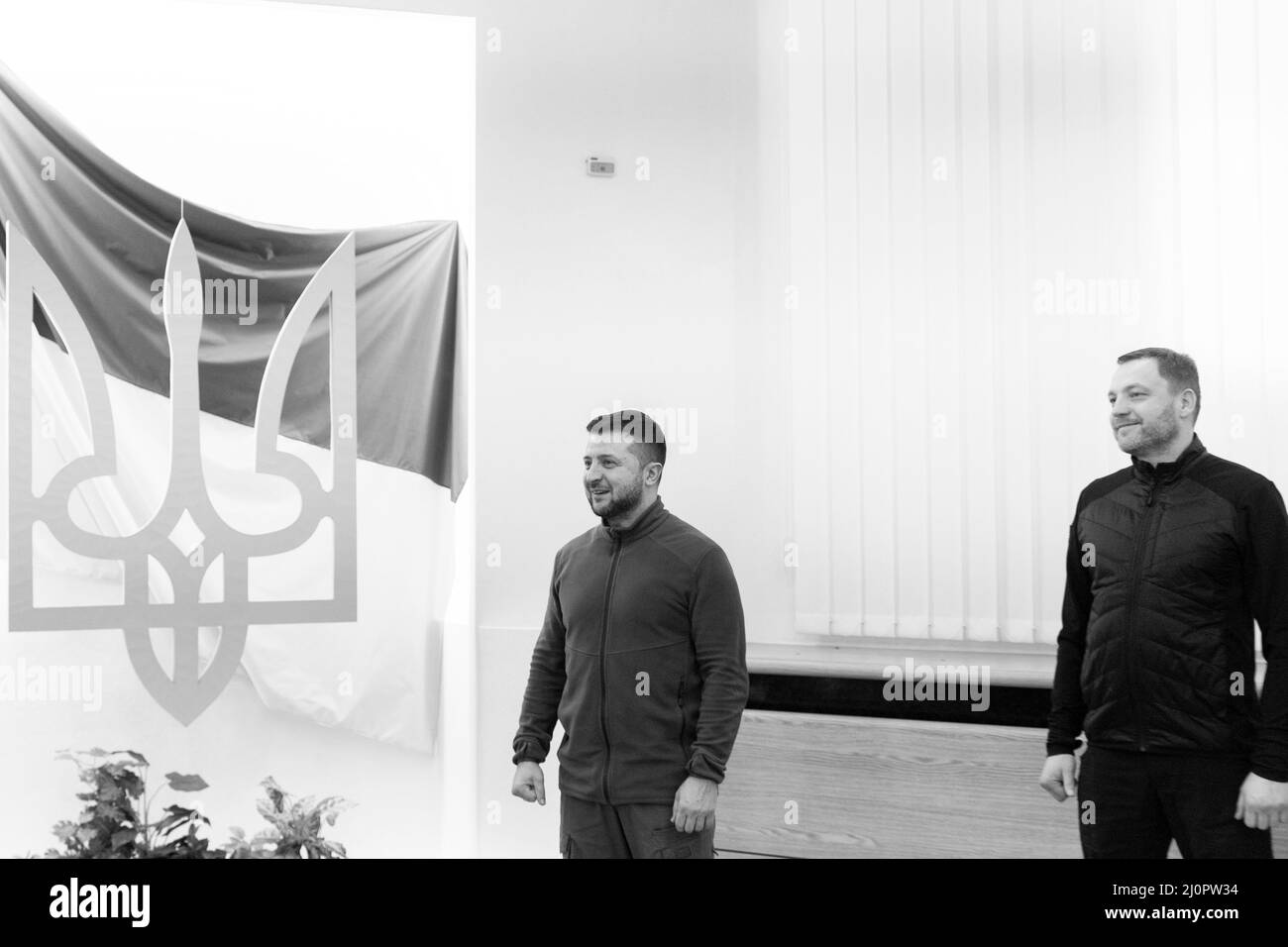 Ukraine President Volodymyr Zelenskyy awarded KORD fighters who protect ...