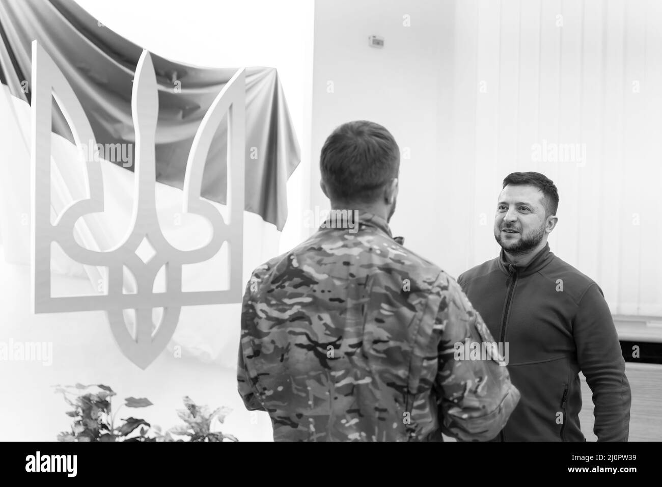 Ukraine President Volodymyr Zelenskyy awarded KORD fighters who protect ...