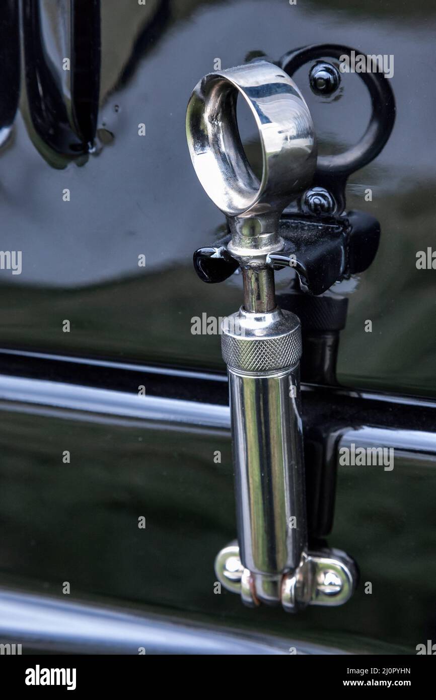 Elegant bonnet hi-res stock photography and images - Alamy