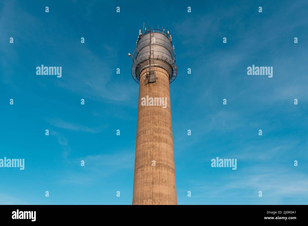 Low view tall water hi-res stock photography and images - Alamy