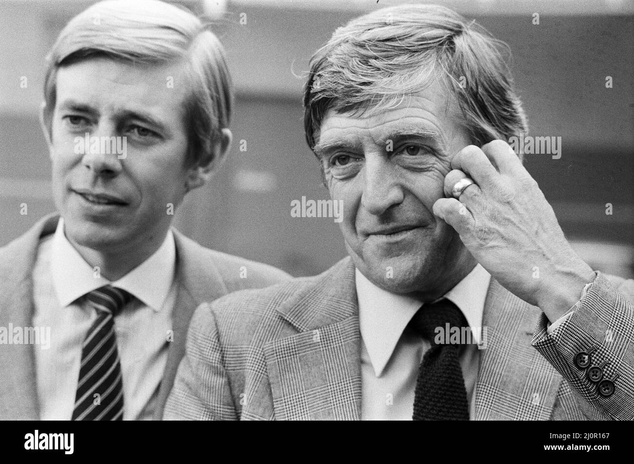 Henry Kelly (left) is to join TV-am and will present "Good Morning ...
