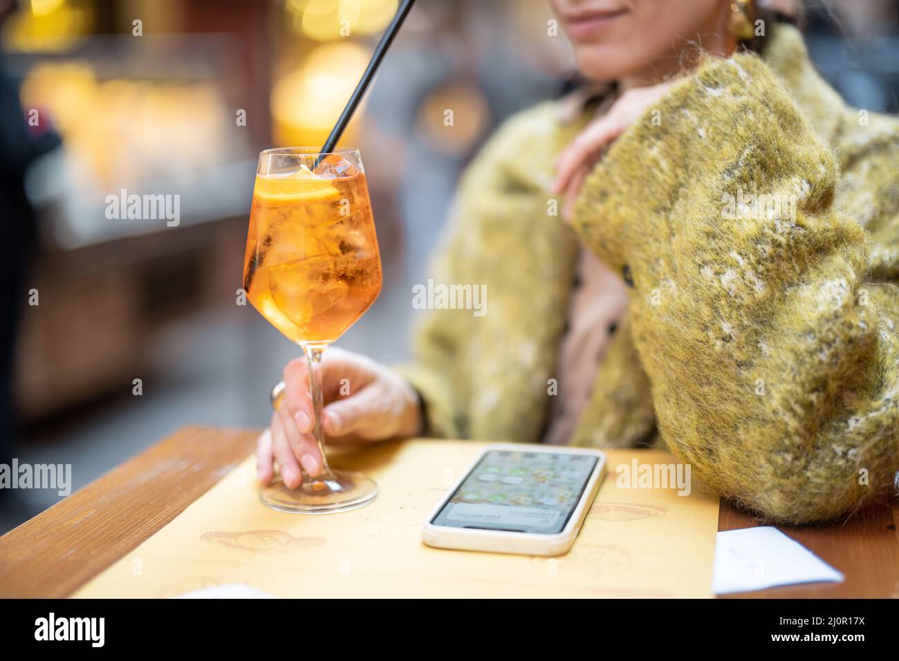 Coctail glass woman hi-res stock photography and images - Alamy