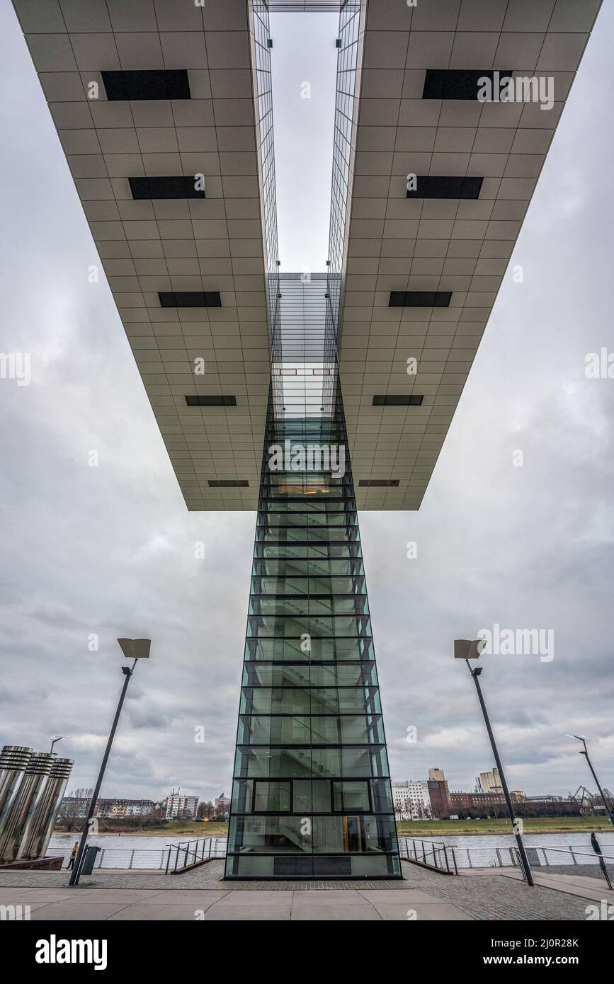 Modern architecture on the Rhine in Cologne Stock Photo - Alamy