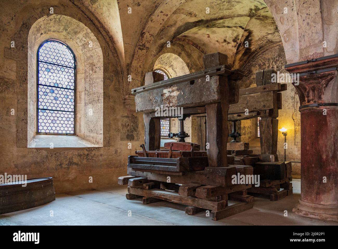 Abbey cellar hi-res stock photography and images - Alamy
