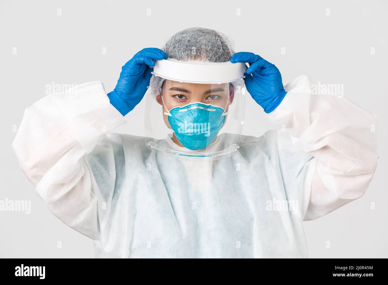 Covid-19, coronavirus disease, healthcare workers concept. Confident ... Covid-19, coronavirus disease, healthcare workers concept. Confident ...