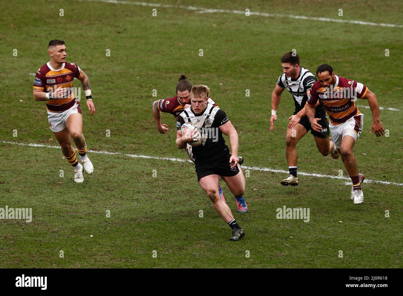 Hull FC's Brad Fash breaks away during the Betfred Super League match ...