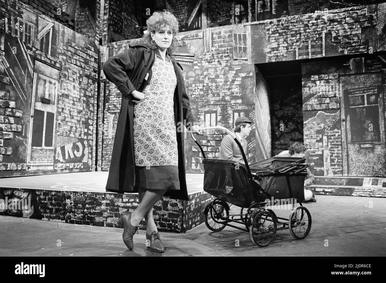 Barbara dickson in blood brothers hi-res stock photography and images ...