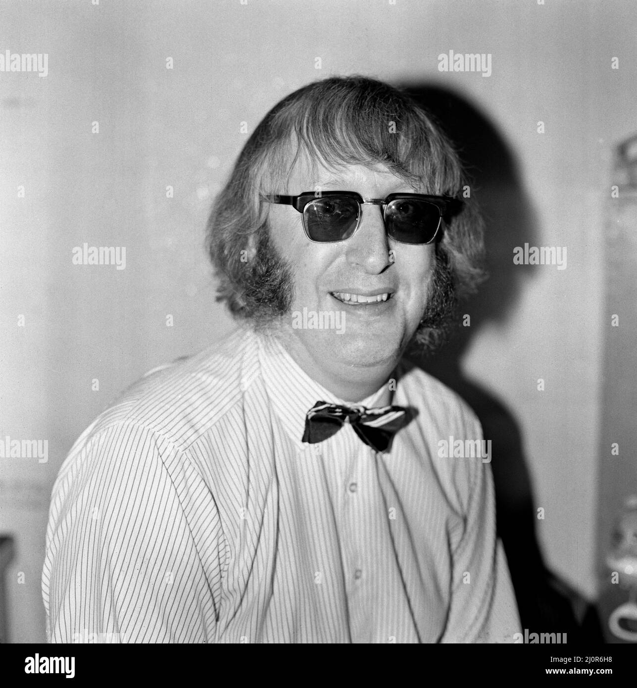 Journalist John McCririck. January 1984 Stock Photo - Alamy