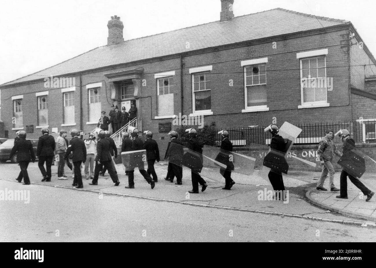 The National Miners Strike 1984 Police dressed with riot shields and ...