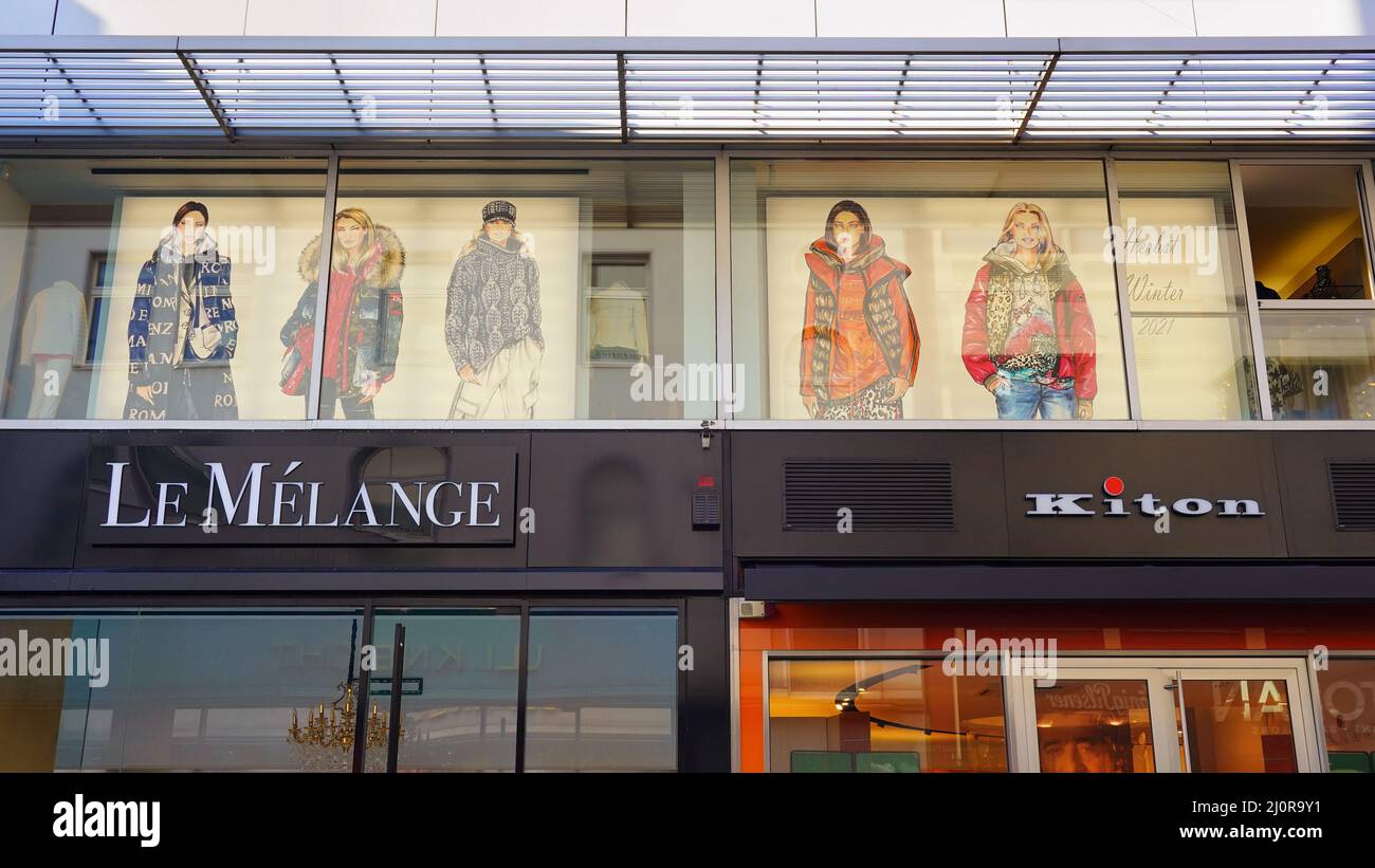 Store front fronts hi-res stock photography and images - Alamy