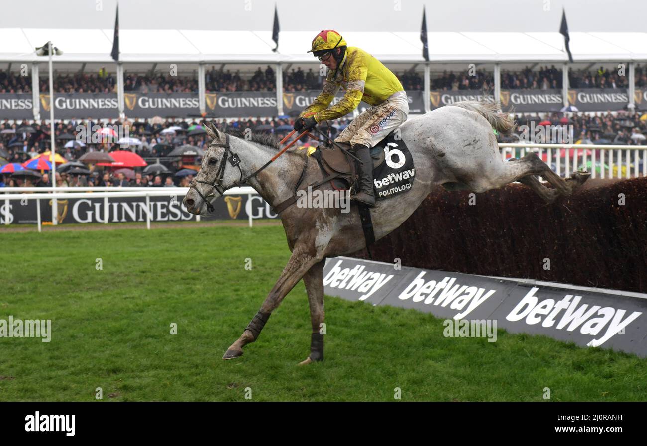 Champion chase cheltenham 2022 hi-res stock photography and images - Alamy