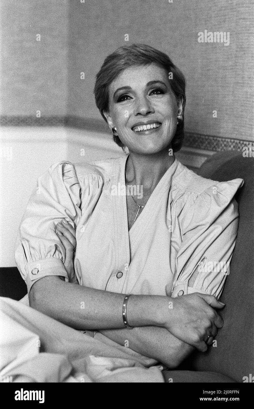 Actress Julie Andrews Pictured At A London Hotel 28th June 1983 Stock
