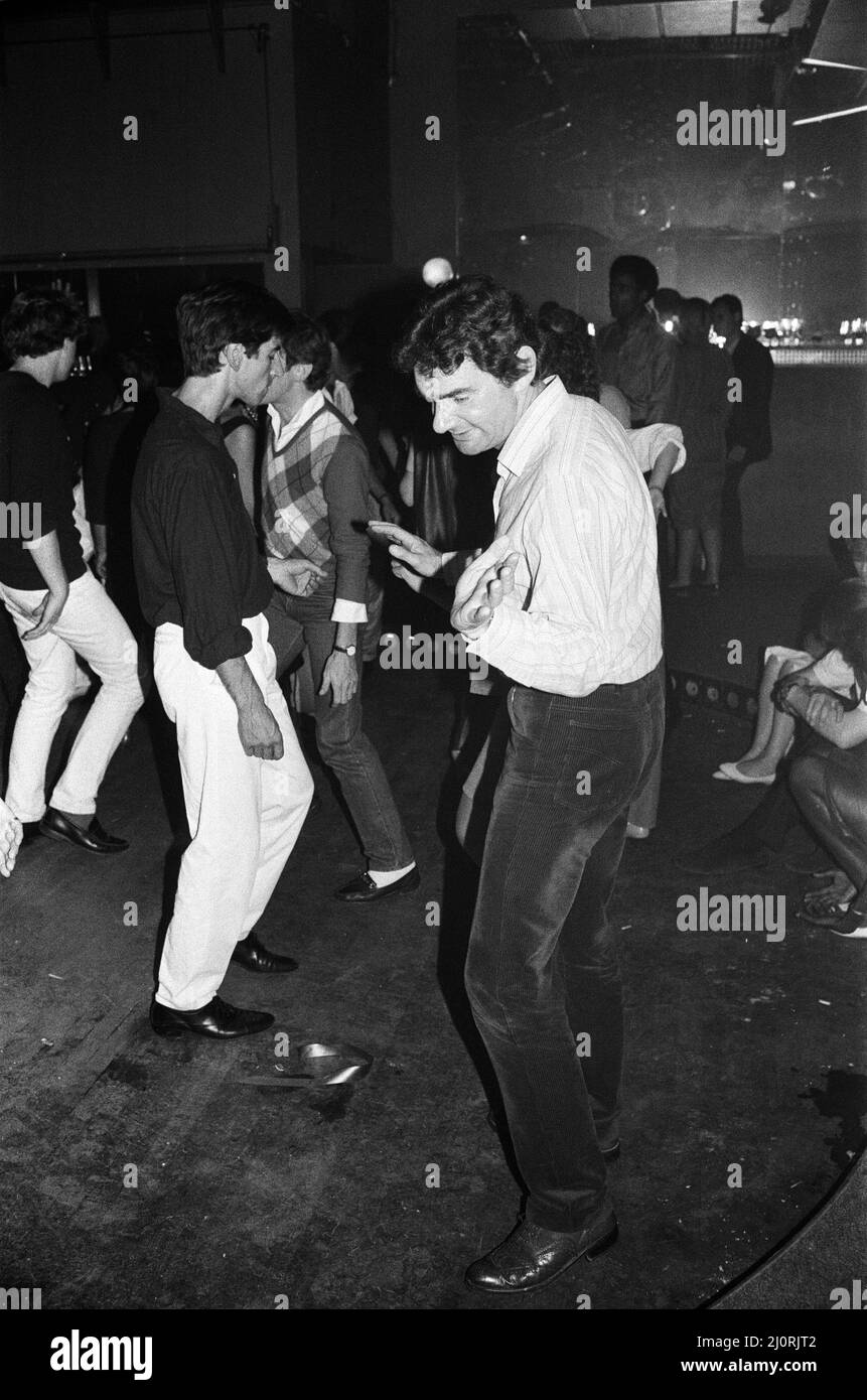 Embassy nightclub hi-res stock photography and images - Alamy