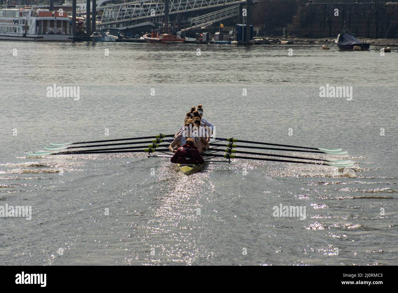 London, UK. 20th Mar, 2022. Cambridge University Boat Club Women V ASR ...