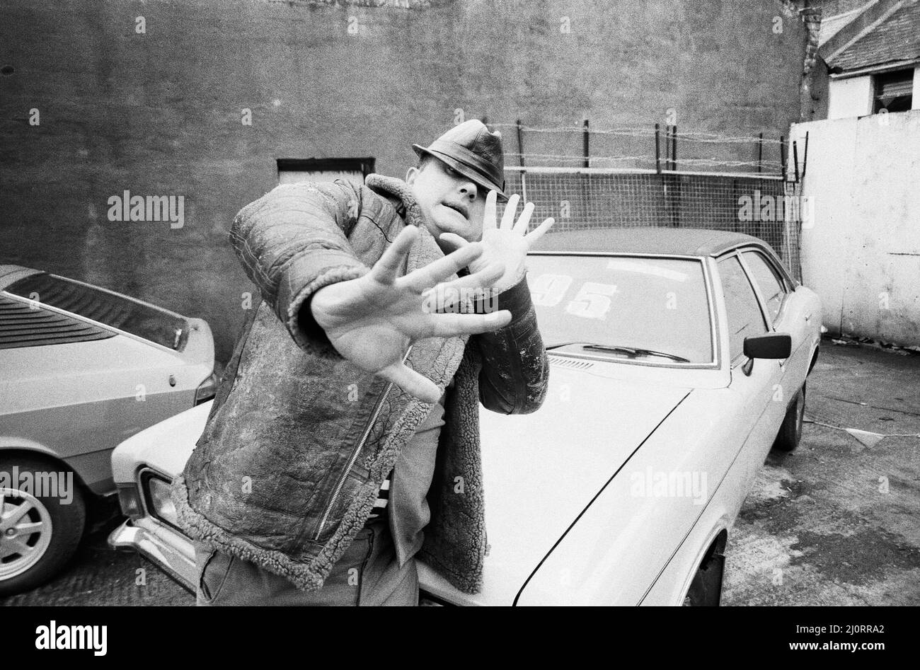 Alexei sayle the young ones hi-res stock photography and images - Alamy