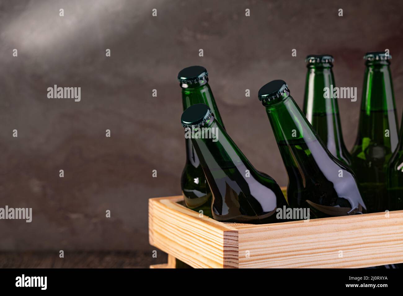 Beer wooden box Stock Photo - Alamy
