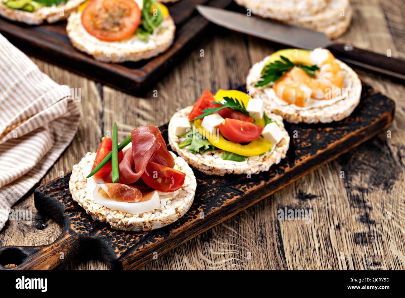 Rice cake tomato avocado hi-res stock photography and images - Alamy