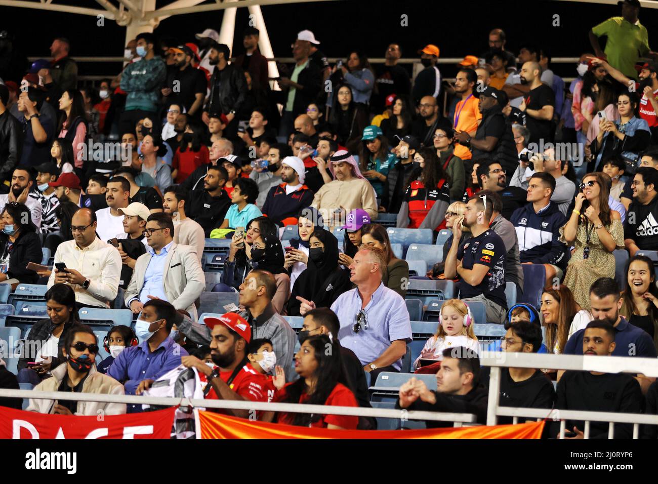 Bahrain international circuit audience hi-res stock photography and ...