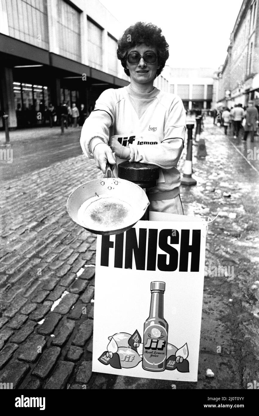 The Shrove Tuesday Jiff Lemon's Pancake Race in Clayton Street ...