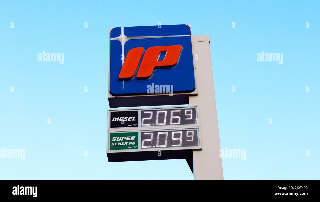 Ip petrol station sign hi-res stock photography and images - Alamy