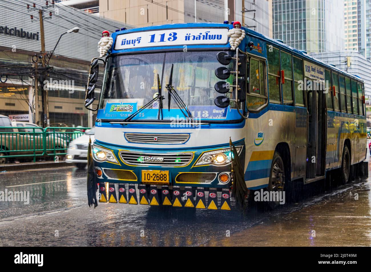Bus stop rain High Resolution Stock Photography and Images - Alamy