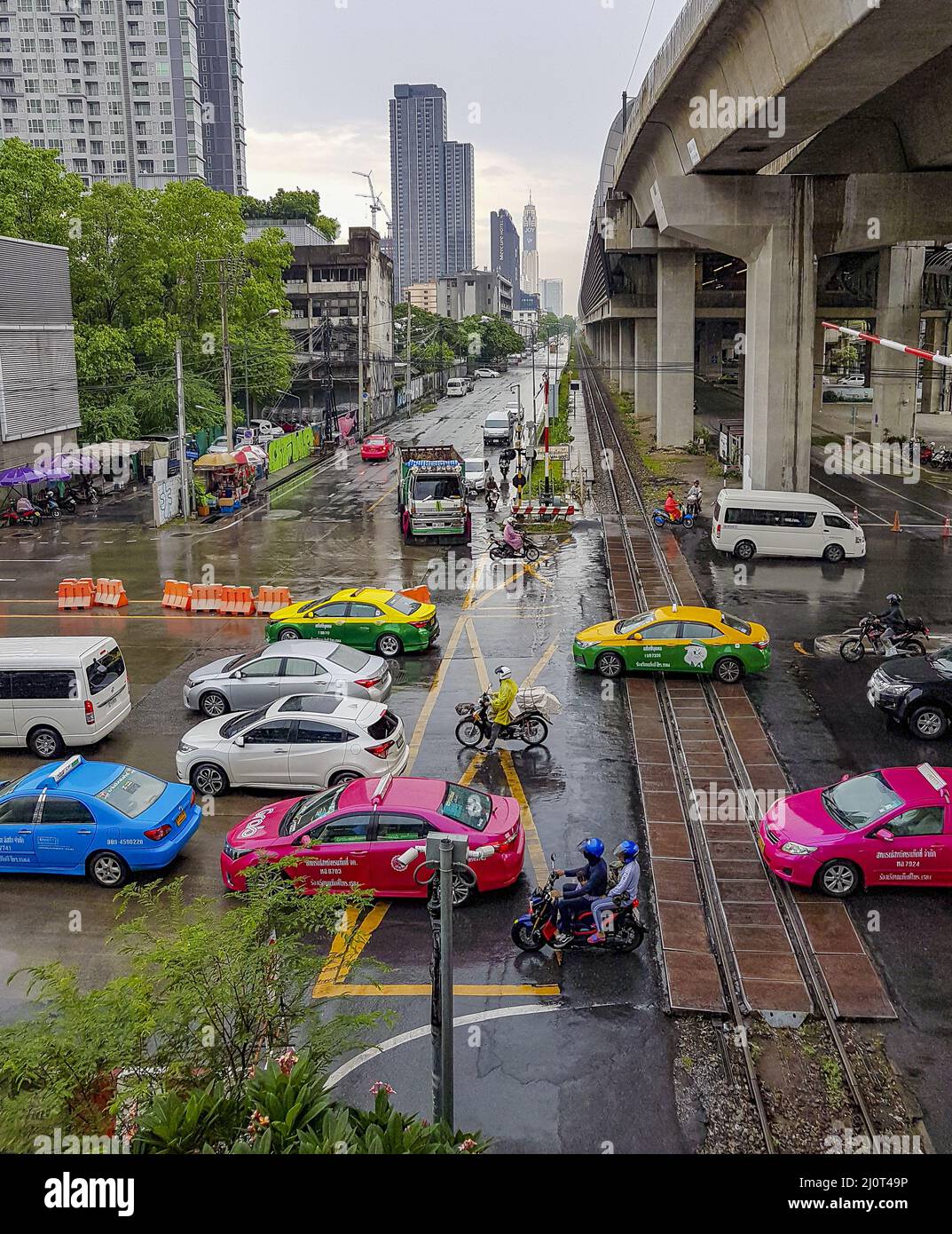 Rush hour big heavy traffic jam in busy Bangkok Thailand Stock Photo ...