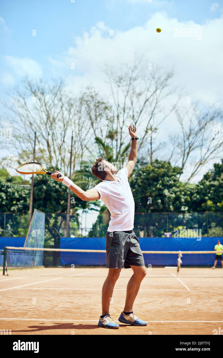 Male tennis player serving outdoor hi-res stock photography and images ...