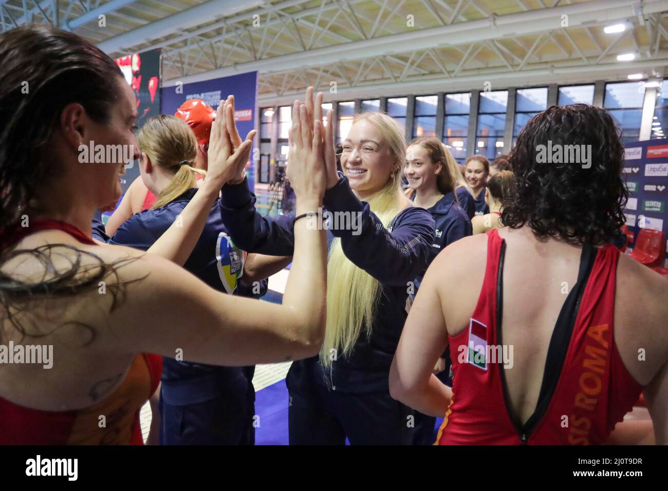 Synchronized swimming team hi-res stock photography and images - Alamy