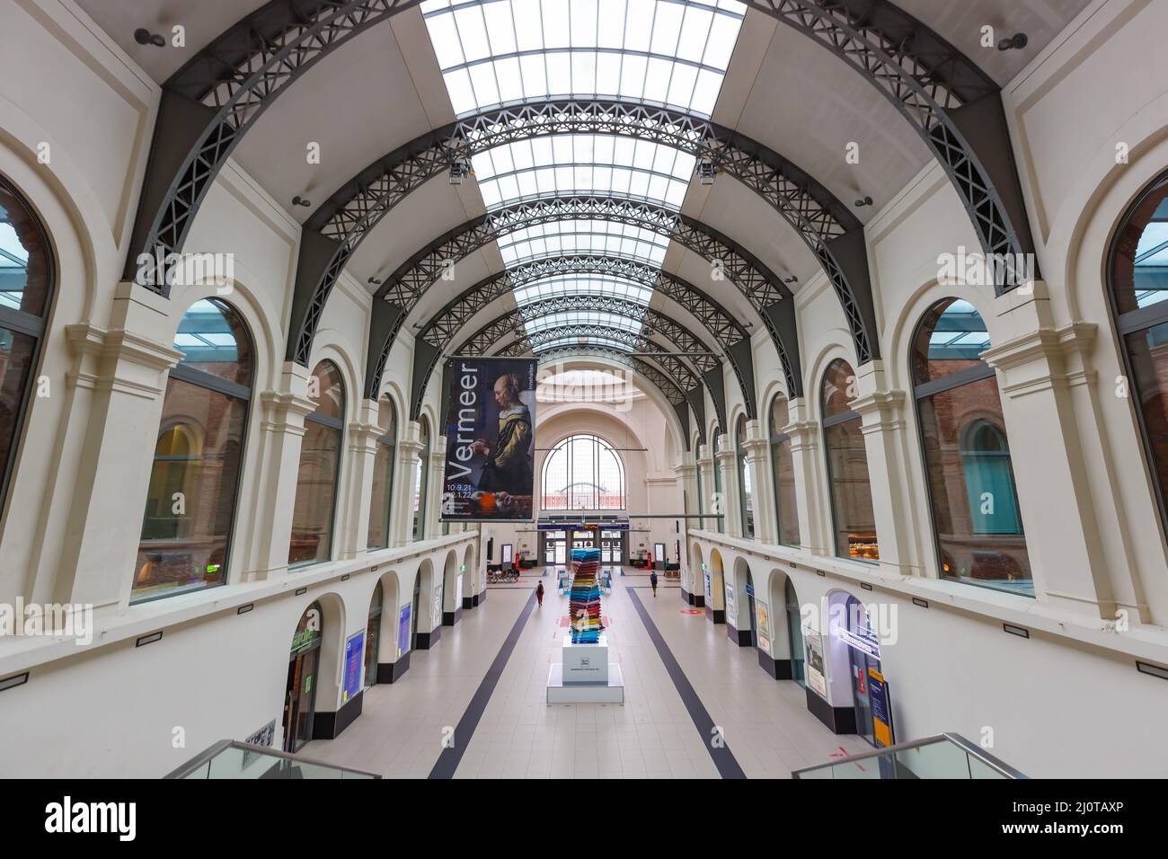 Dresden hauptbahnhof hi-res stock photography and images - Alamy