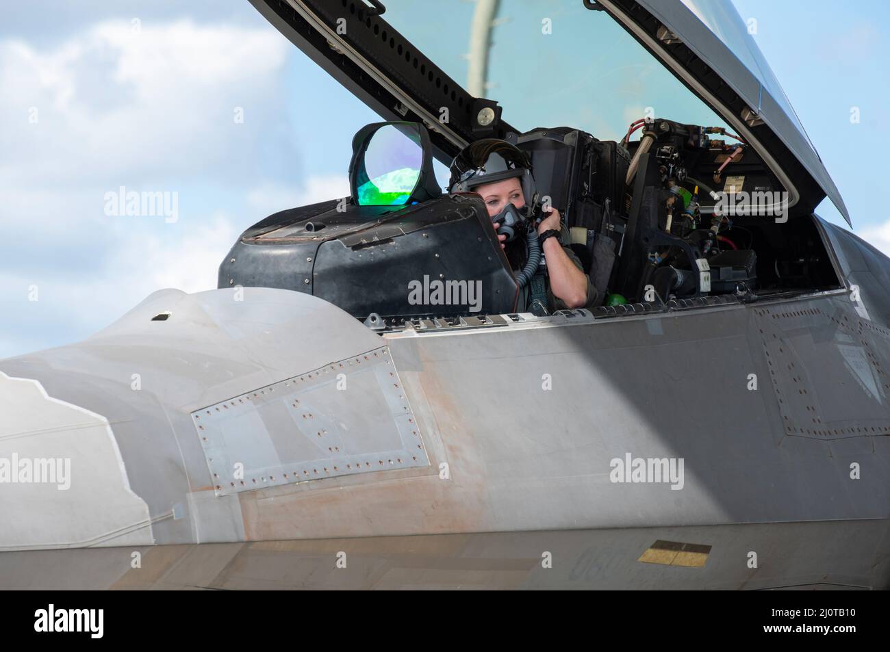 The first and only female F-22 Raptor pilot with the Hawaii Air ...