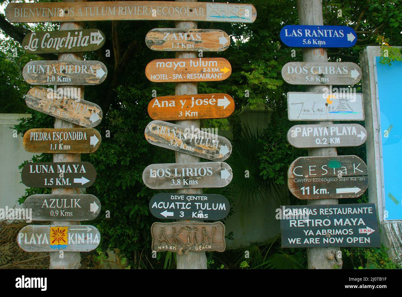 Mexico road signs hi-res stock photography and images - Alamy