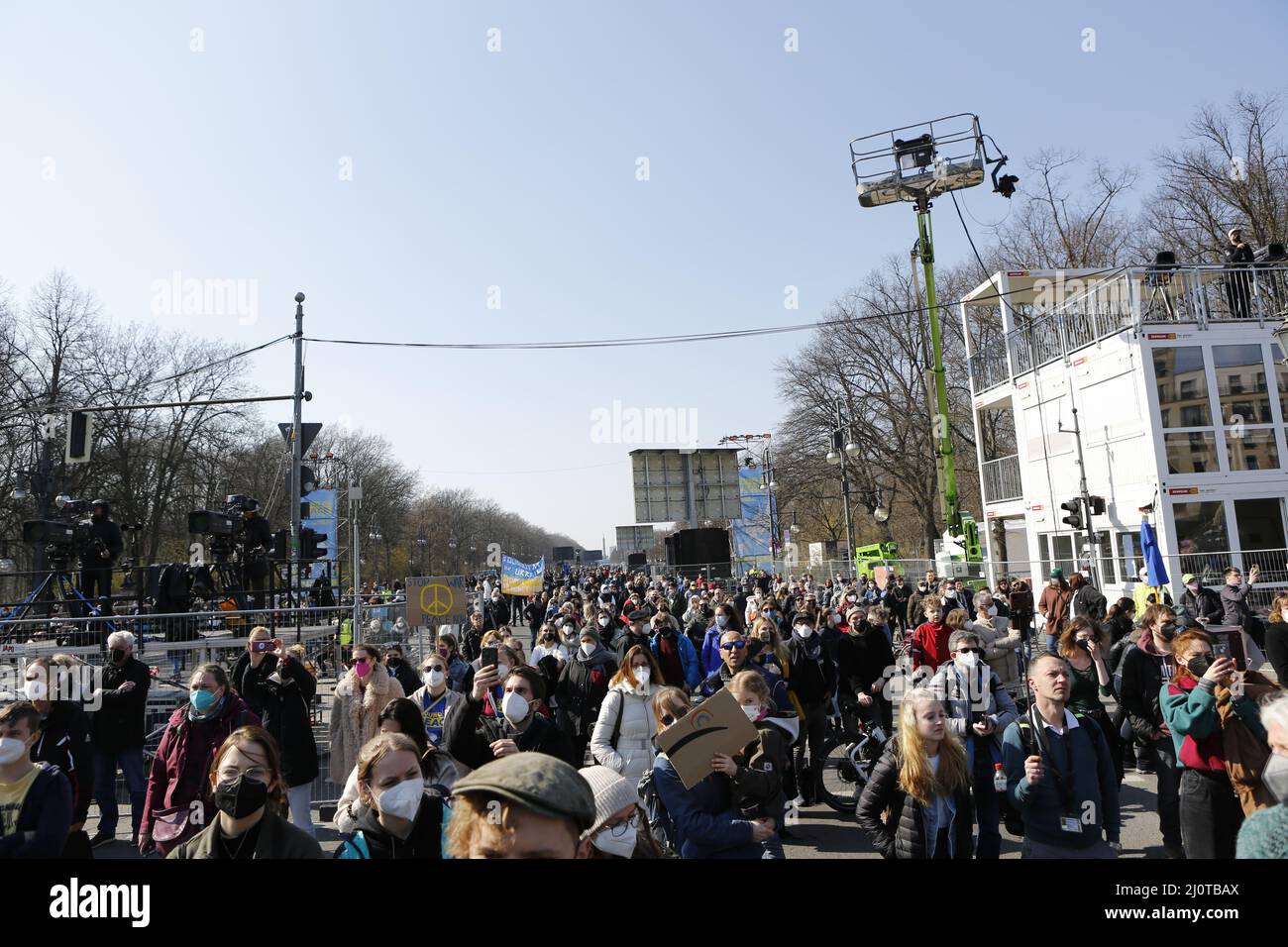 Berlin, Germany, 03/20/2022. Peace Concert at the Brandenburg Gate ...