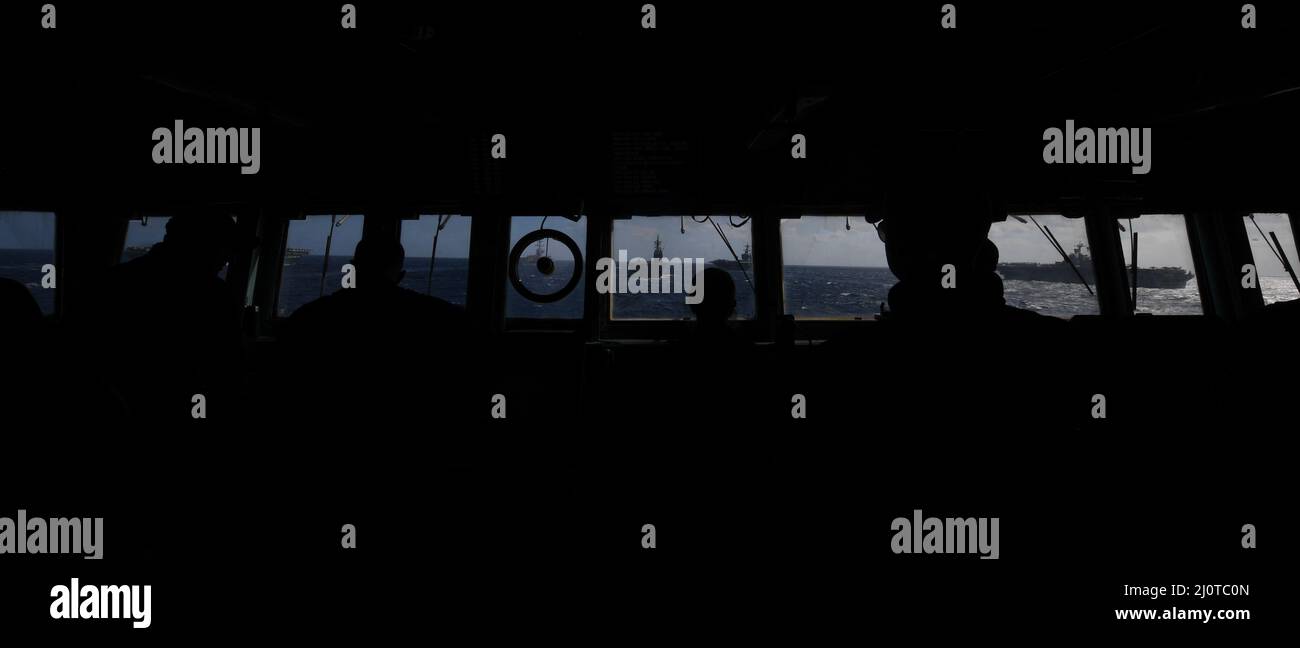 220122-N-SS432-1027 PHILIPPINE SEA (Jan. 22, 2022) Sailors aboard ...