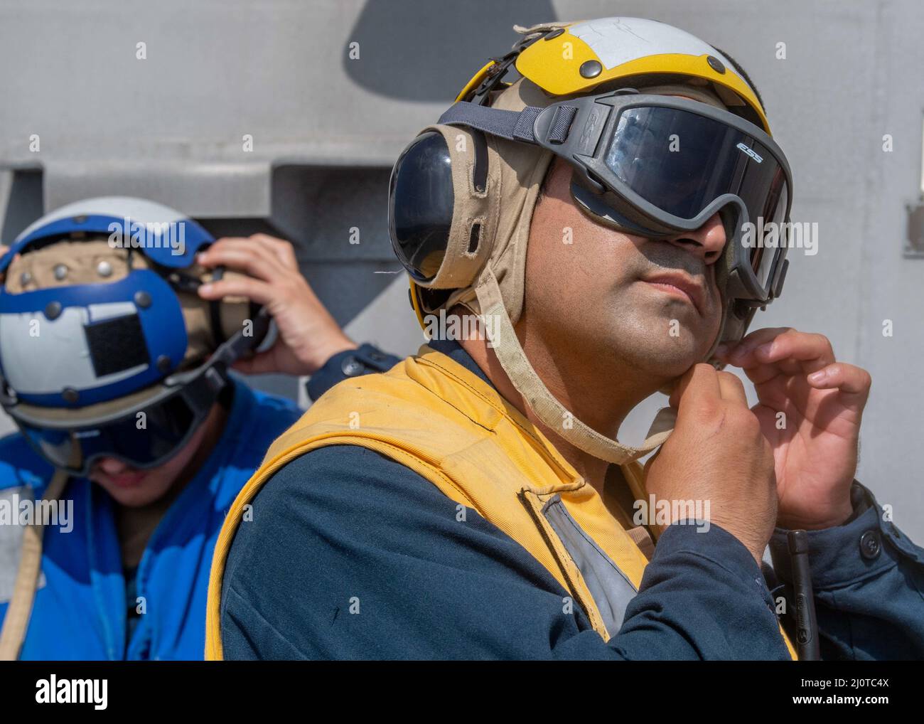 220122-N-PH222-1062 SOUTH CHINA SEA (Jan. 22, 2022) Boatswain's Mate ...