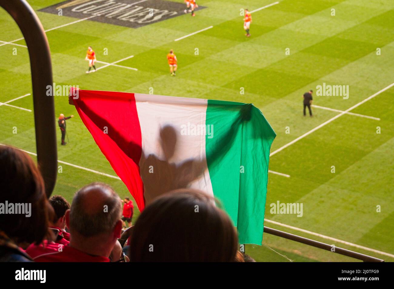 Italian rugby supporter with national flag Stock Photo - Alamy