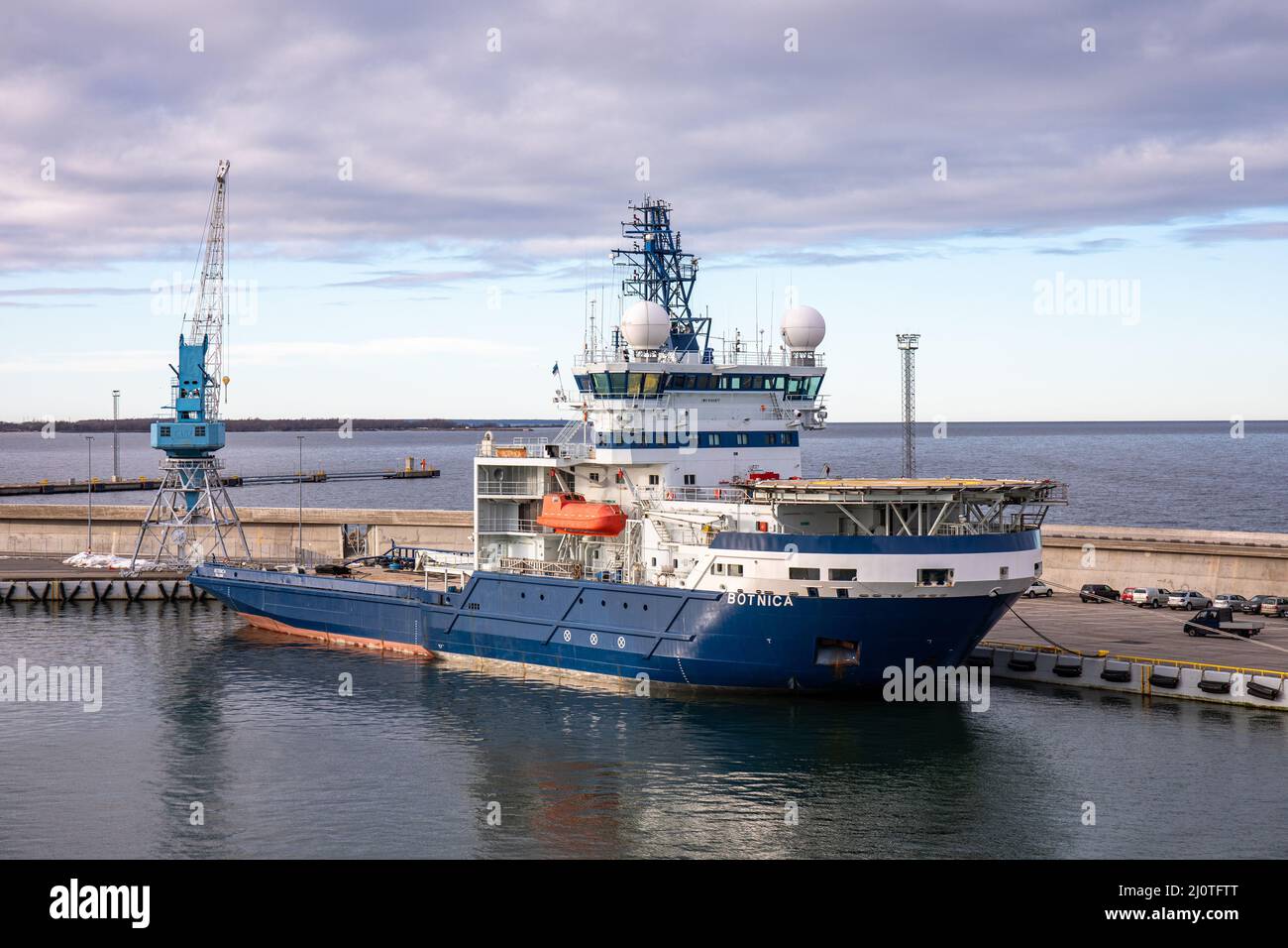 Offshore support vessel hi-res stock photography and images - Alamy
