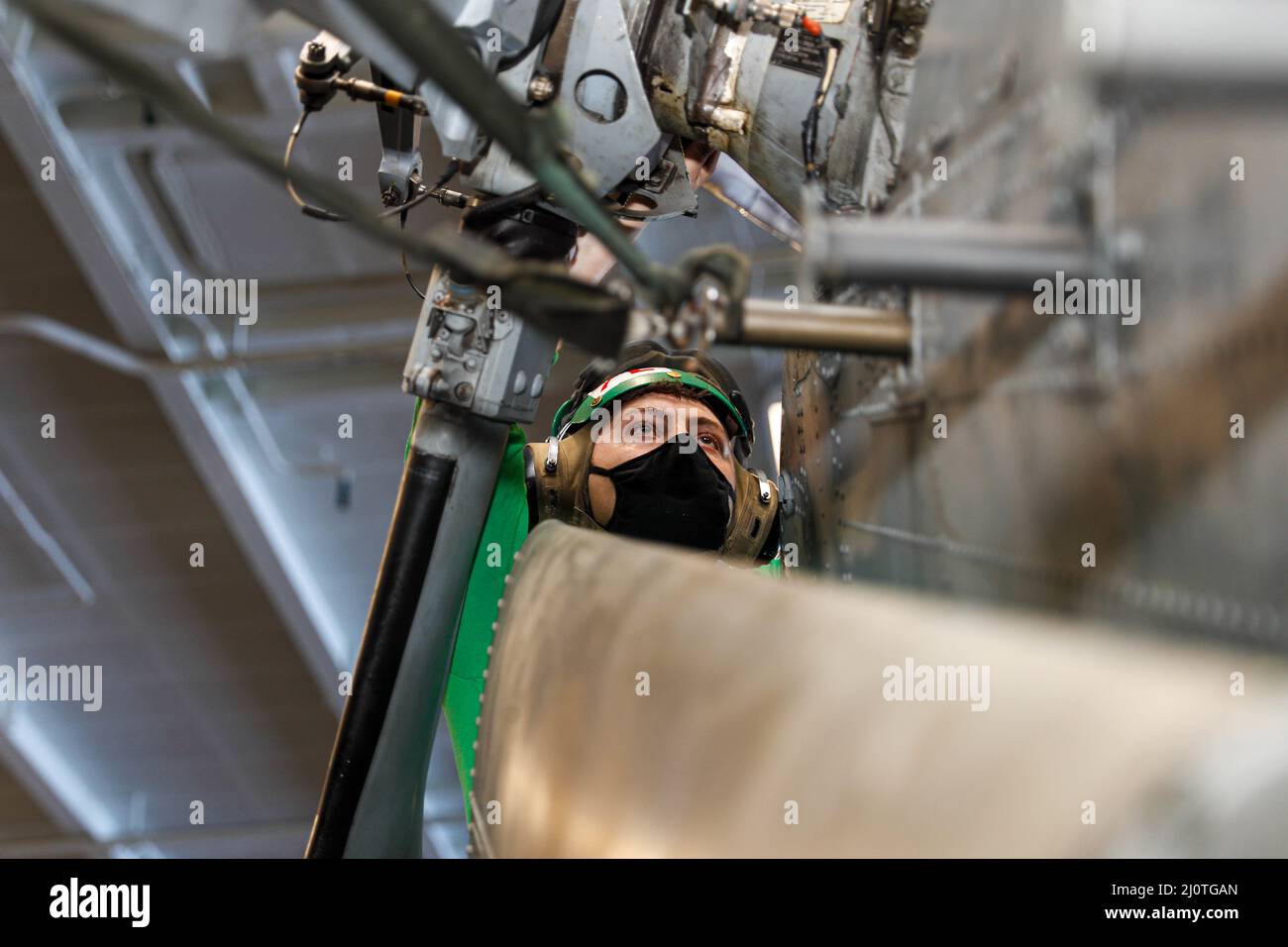 SOUTH CHINA SEA (Jan. 25, 2022) Aviation Electrician’s Mate Airman ...