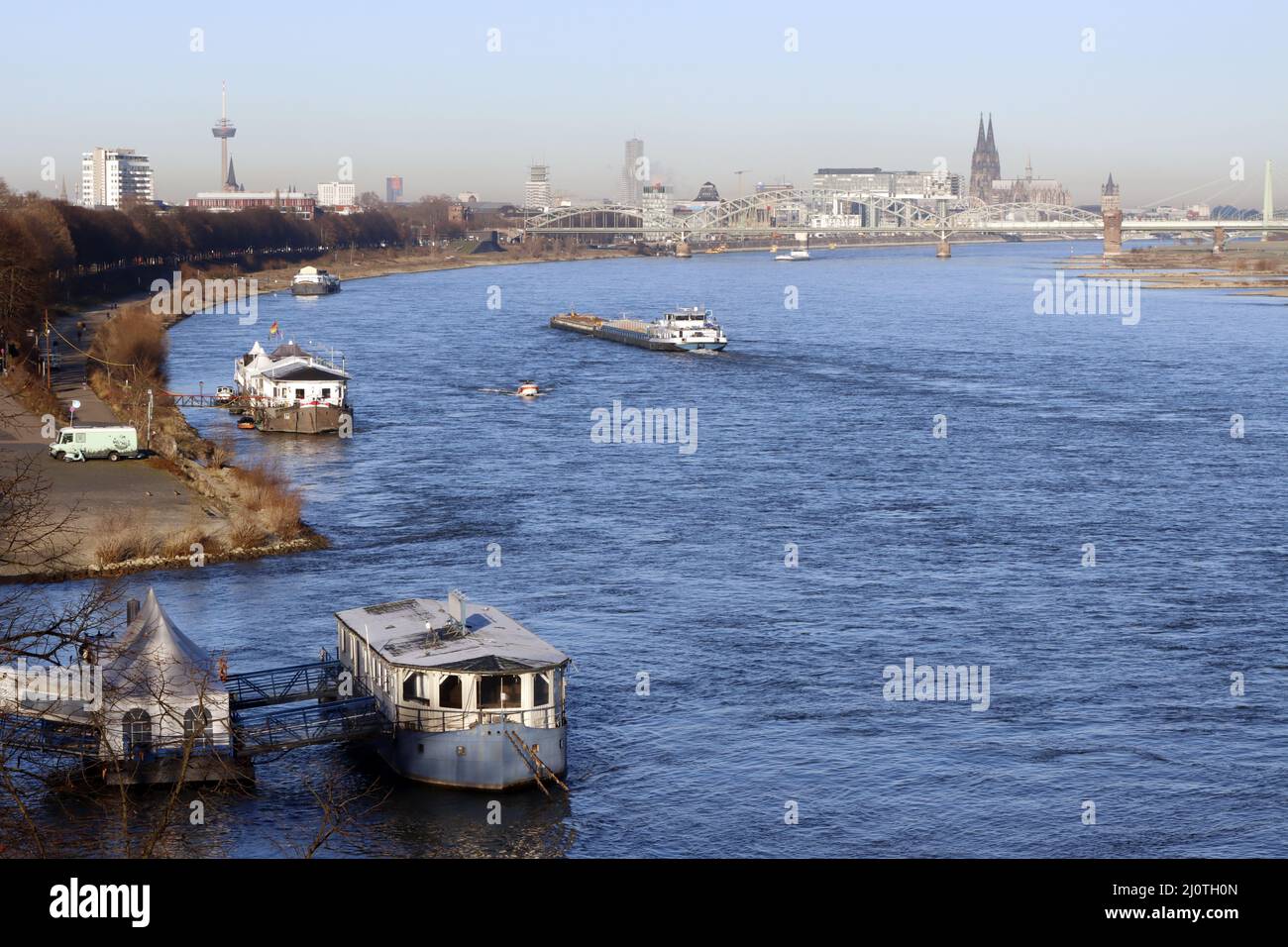 View from the Rodenkirchen motorway bridge over the Rhine to Cologne ...