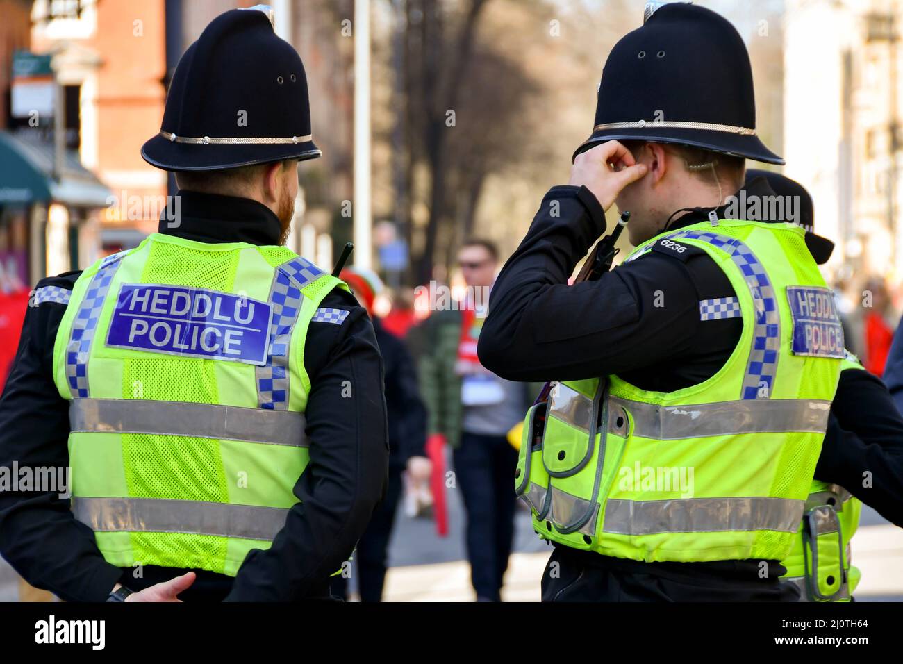 Standing police officer uniform on duty hi-res stock photography and ...