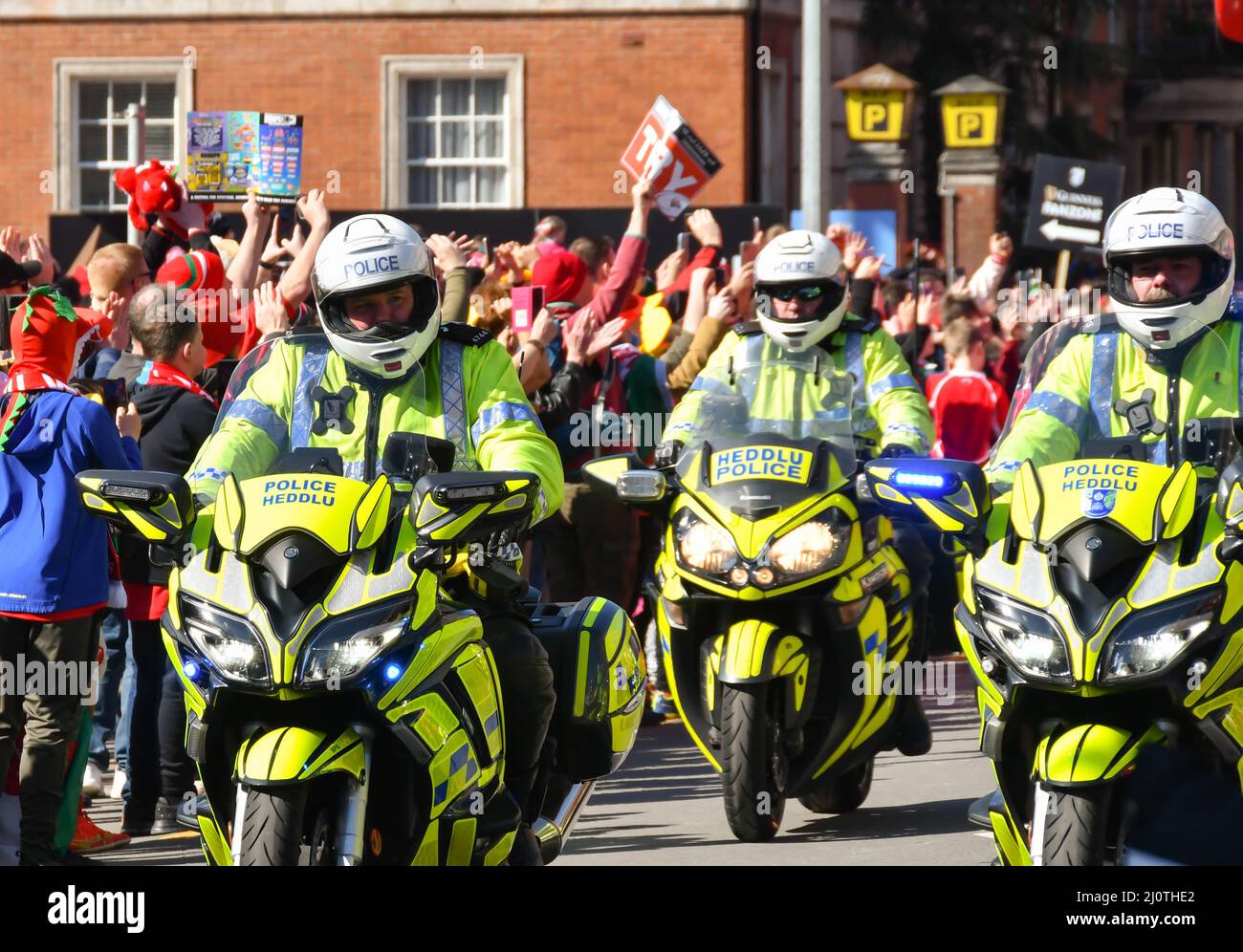 Three people riding a motorcycle hi-res stock photography and images ...