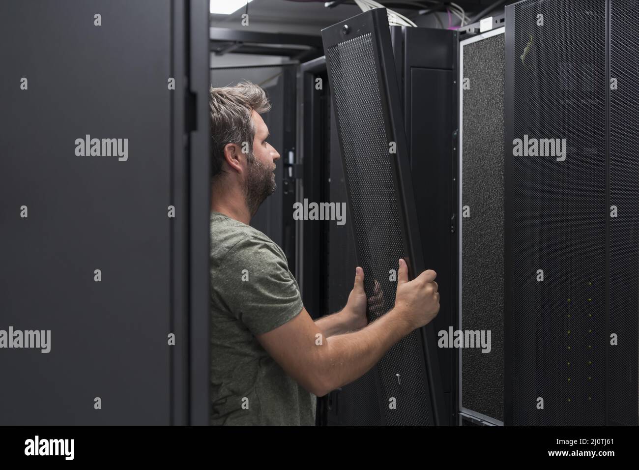 Engineer in ai server farm hi-res stock photography and images - Alamy