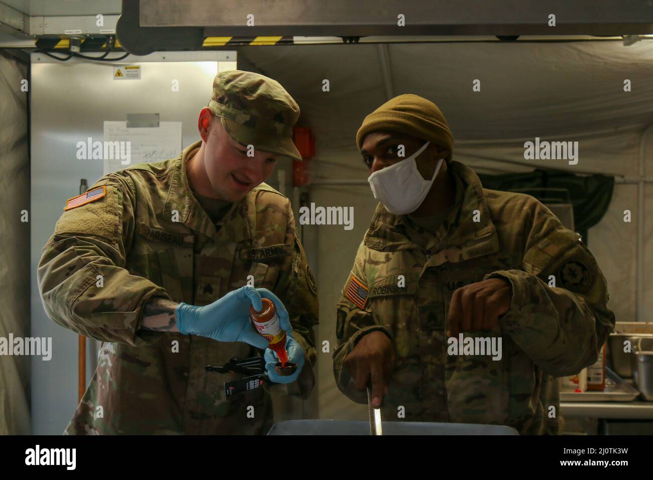 U.S. Army Food Service Specialists from 2nd Cavalry Regiment’s Field ...