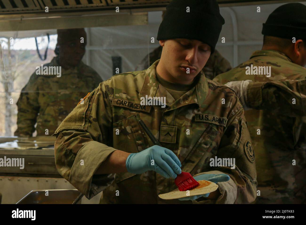 U.S. Army Food Service Specialists from 2nd Cavalry Regiment’s Field ...