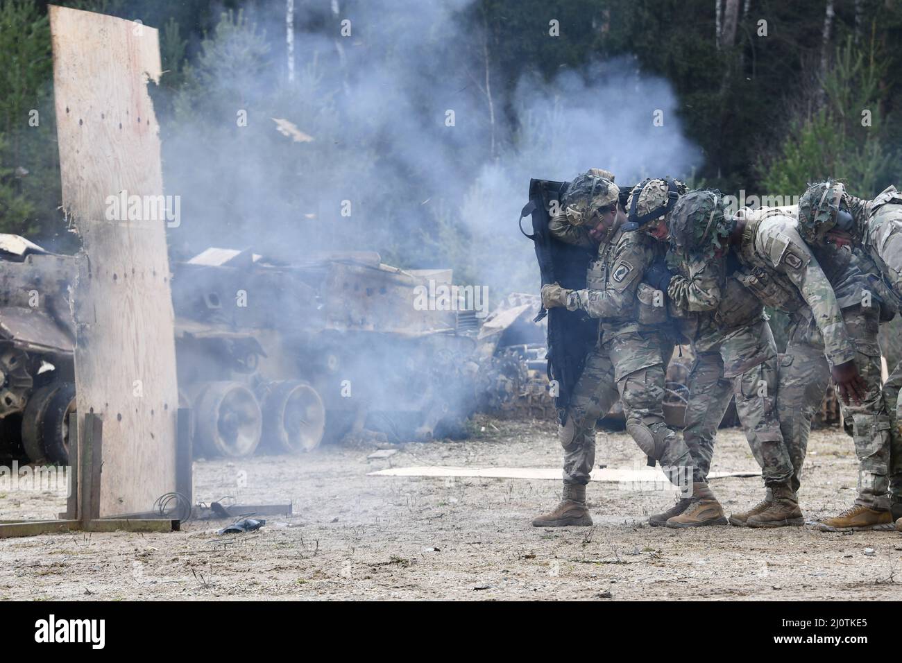 U.S. Army paratroopers with 54th Brigade Engineer Battalion, 173rd ...