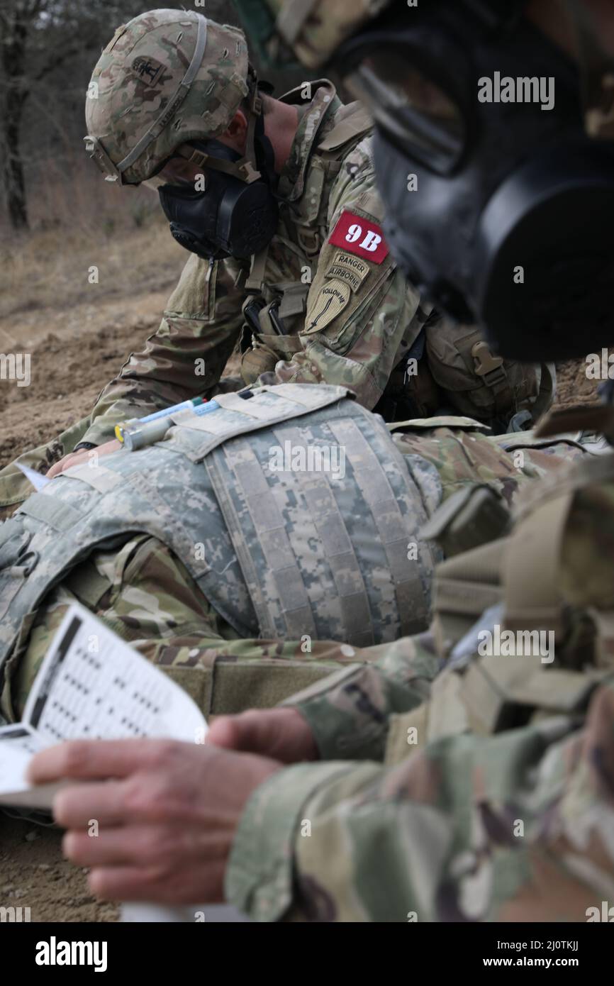 U.S. Army Staff Sgt. Randy Brant and Benjamin LaFrancois assigned to ...