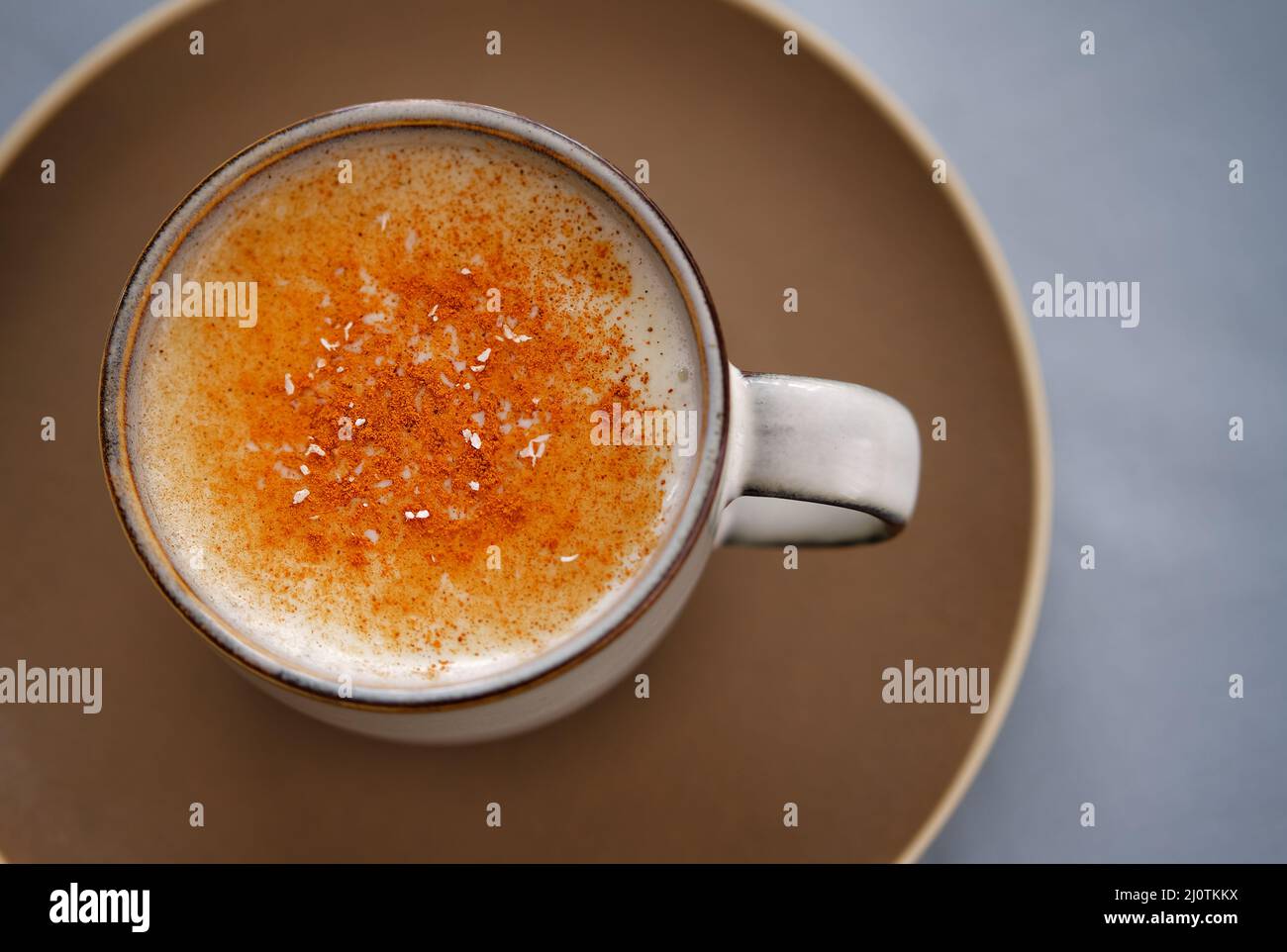 Traditional Turkish hot beverage salep or Sahlep Stock Photo - Alamy