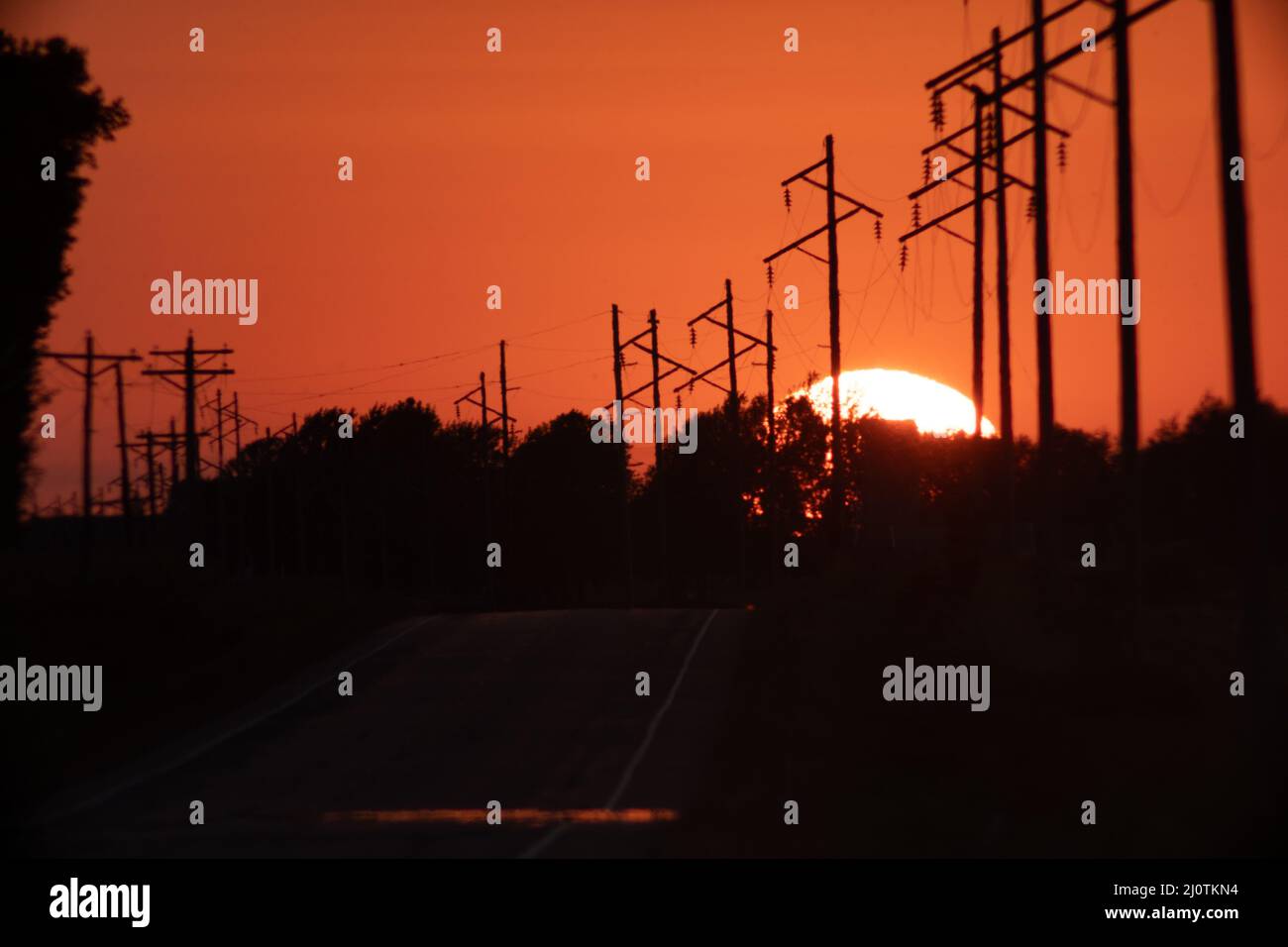 Powerline sun set hi-res stock photography and images - Alamy
