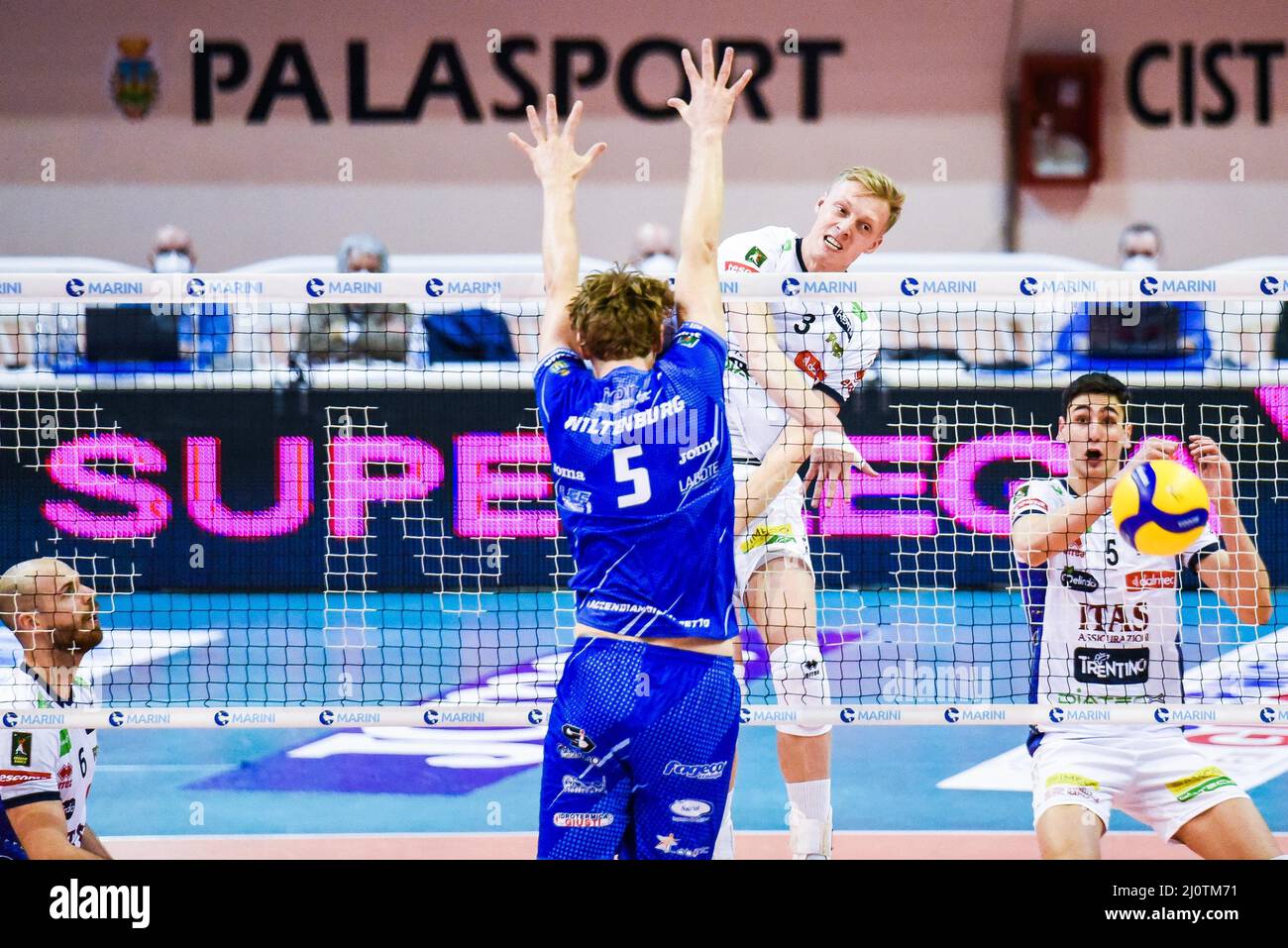 Wout dheer hi-res stock photography and images - Alamy