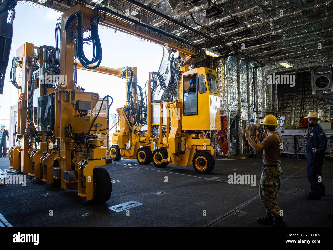 220126-N-LI768-1073 APRA HARBOR, Guam (Jan. 26, 2022) –Mineman 2nd ...