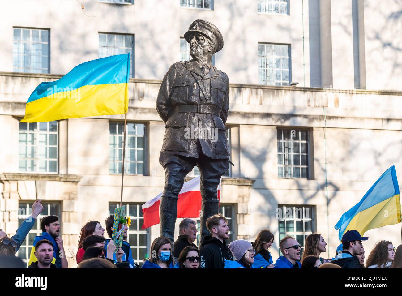 Viscount alanbrooke statue hi-res stock photography and images - Alamy